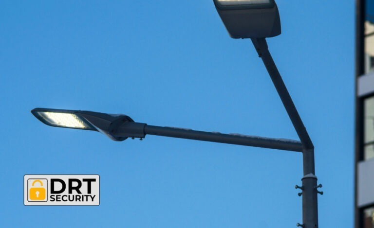 Poste de Vigilância com Iluminação: Segurança 24/7 | DRT Security